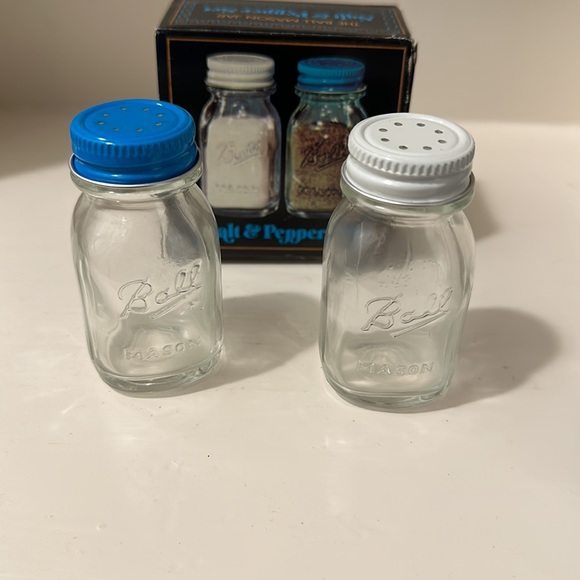 Ball | Kitchen | Vintage Ball Mason Miniature Salt Pepper Saker Set ...
